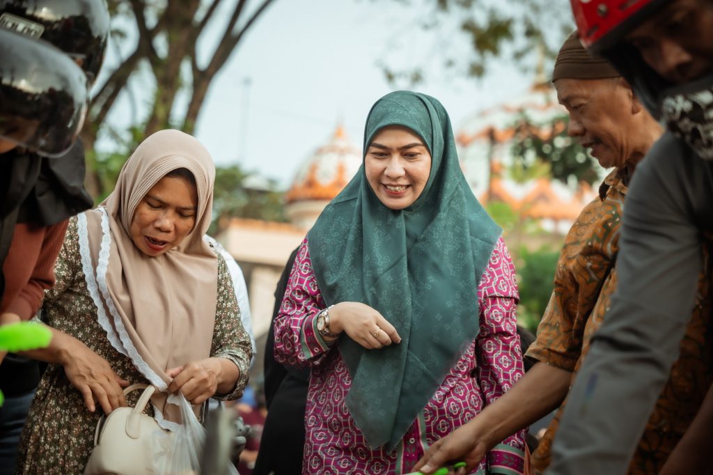 Lisa Halaby Cetak Sejarah Baru; Pemimpin Perempuan Pertama di Kota ...